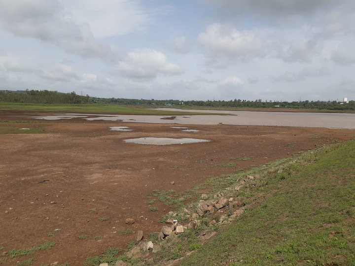 in Kalamba Lake only a dead water stock Kolhapur city are still waiting ...