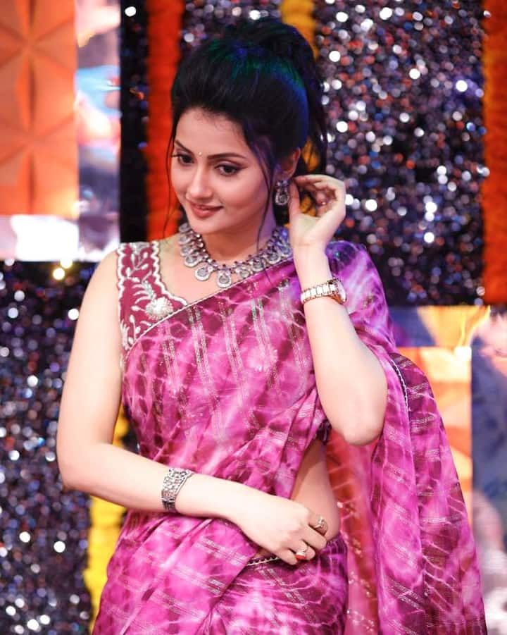 Ennenno Janmalabandham Cutie Debjani Modak Beautiful Photos | Ennenno Janmala Bandham Veda ...