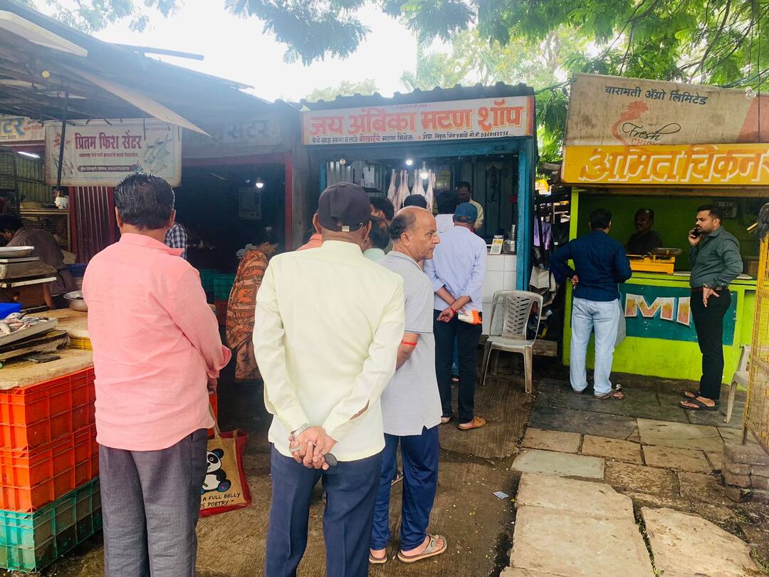 gatari amavasya celebration punes people stand in long queue to buy ...