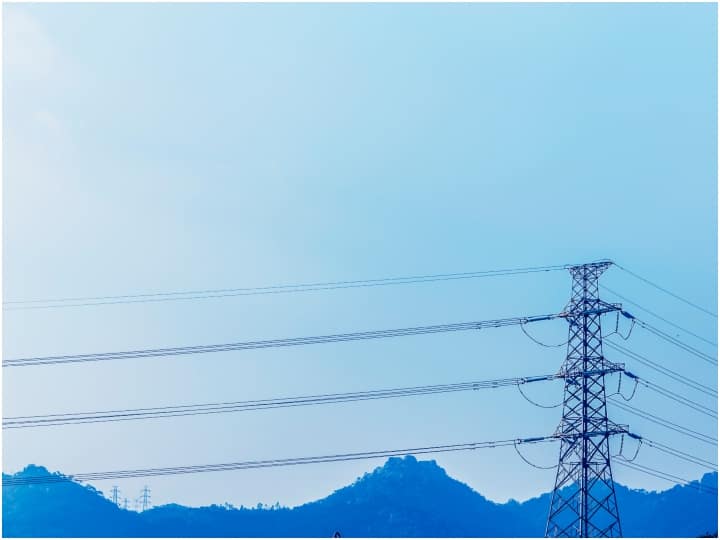 High Tension Wire Facts how much current in high tension wires and how ...