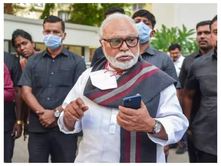 Chhagan Bhujbal fell at Sharad Pawar feet, Ajit Pawar met sharad pawar | Maharashtra Politics ...