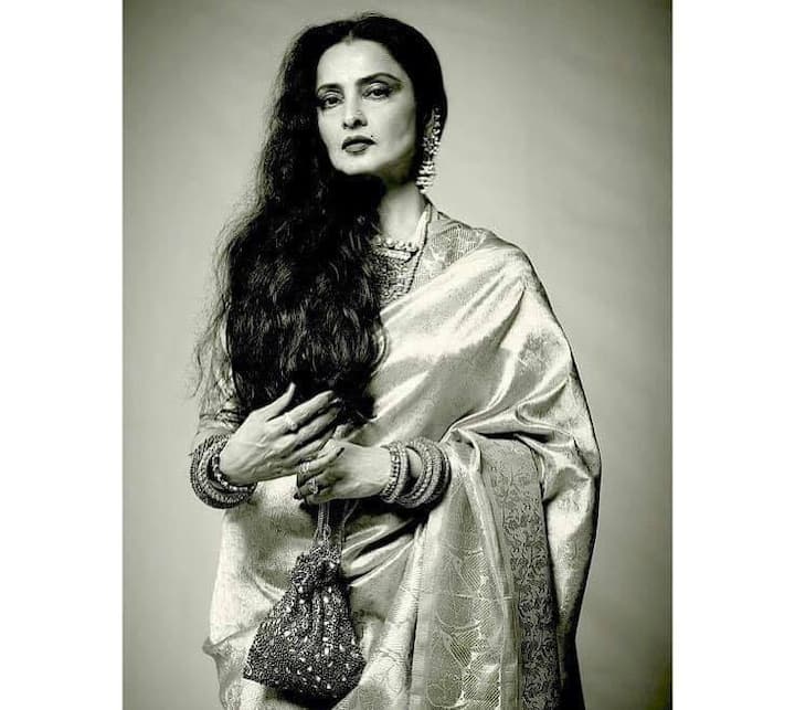 Saroj Khan scolded Rekha for coming late during the shooting of the film Sheshnaag | Bollywood ...