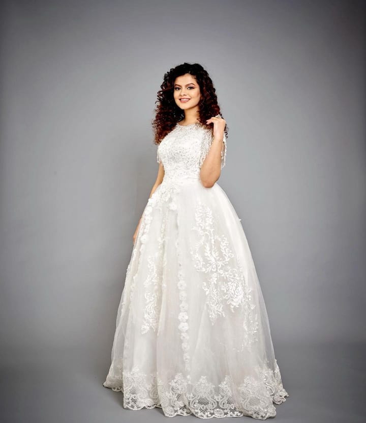 Tulsi Kumar Neha Kakkar Sunidhi Chauhan Shreya Ghoshal Asha Bhosle Alka ...