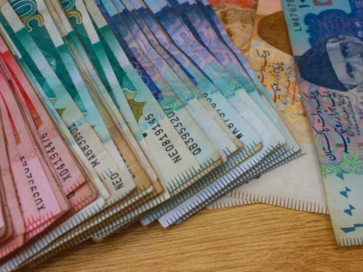 Pakistan latest currency value compare to Indian currency note ...