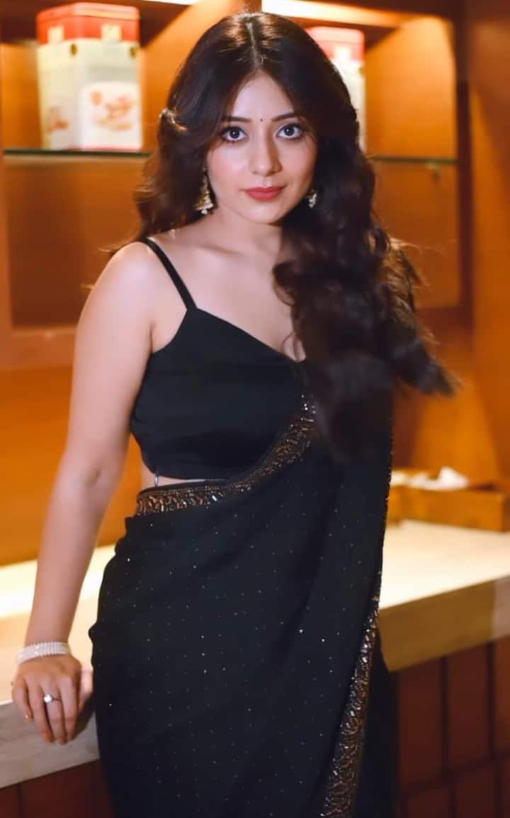 punjabi actress tania shares her all new pictures in black saree fans ...