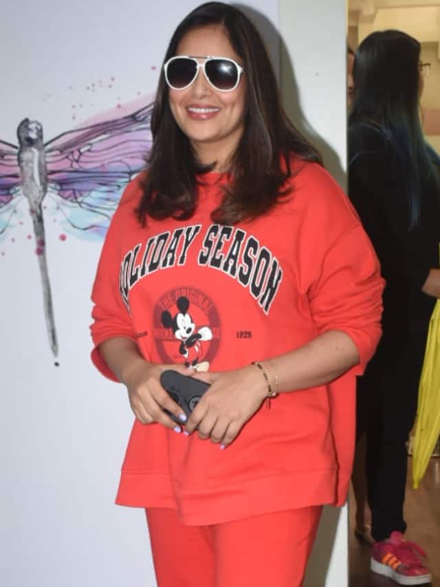 Bipasha Basu Walks Out In All-Red Casual Outfit