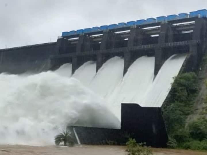 All five gates of Dhamani Dam opened in Palghar district maharashtra ...
