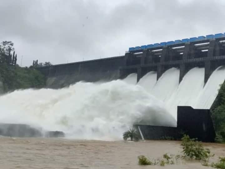 All five gates of Dhamani Dam opened in Palghar district maharashtra ...