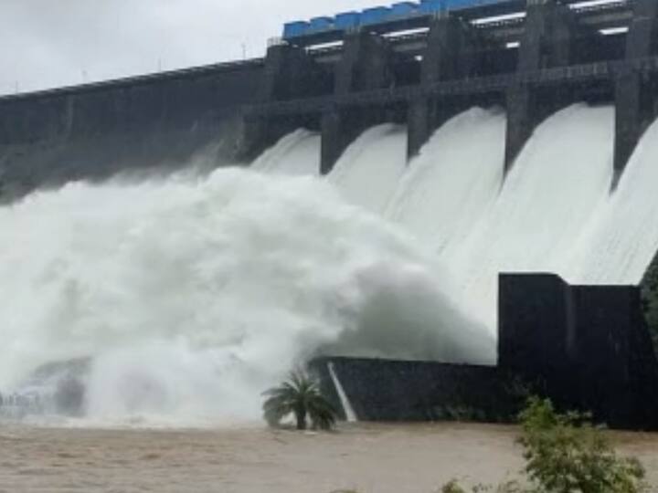 All five gates of Dhamani Dam opened in Palghar district maharashtra ...