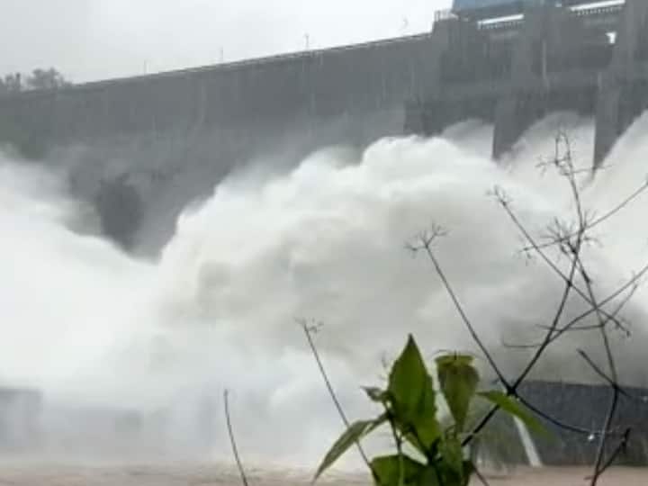 All five gates of Dhamani Dam opened in Palghar district maharashtra ...