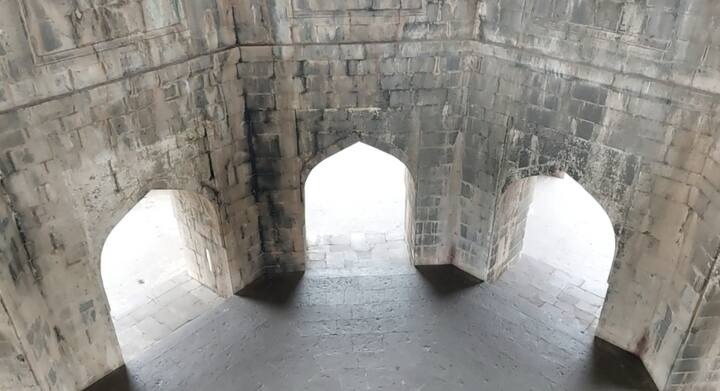 ahmednagar chand bibi mahal tourist places latest marathi news update ...