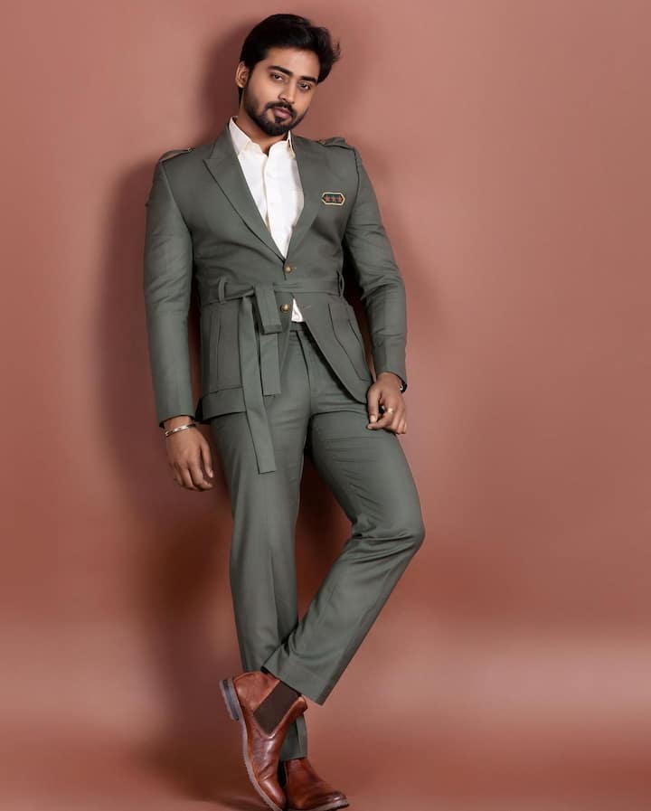 Guppedantha Manasu Rishi Alias Mukesh Gowda stylish photo Shoot, goes ...