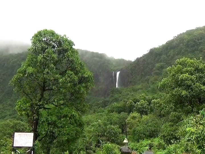 Mangeli waterfall sindhudurg maharshtra people visit detail marathi ...