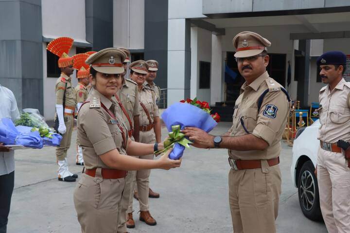 IPS Bhagirath Singh Jadeja took charge of SP Porbandar | કડક અધિકારીની ...