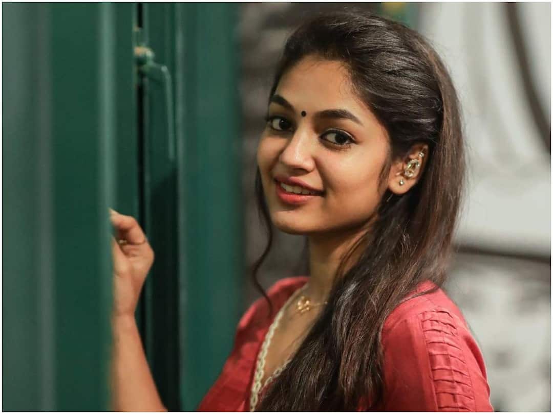 'Love Today' Heroine Ivana About Icon Star Allu Arjun | చిన్నప్పటి నుంచి అల్లు అర్జున్ సినిమాలు ...