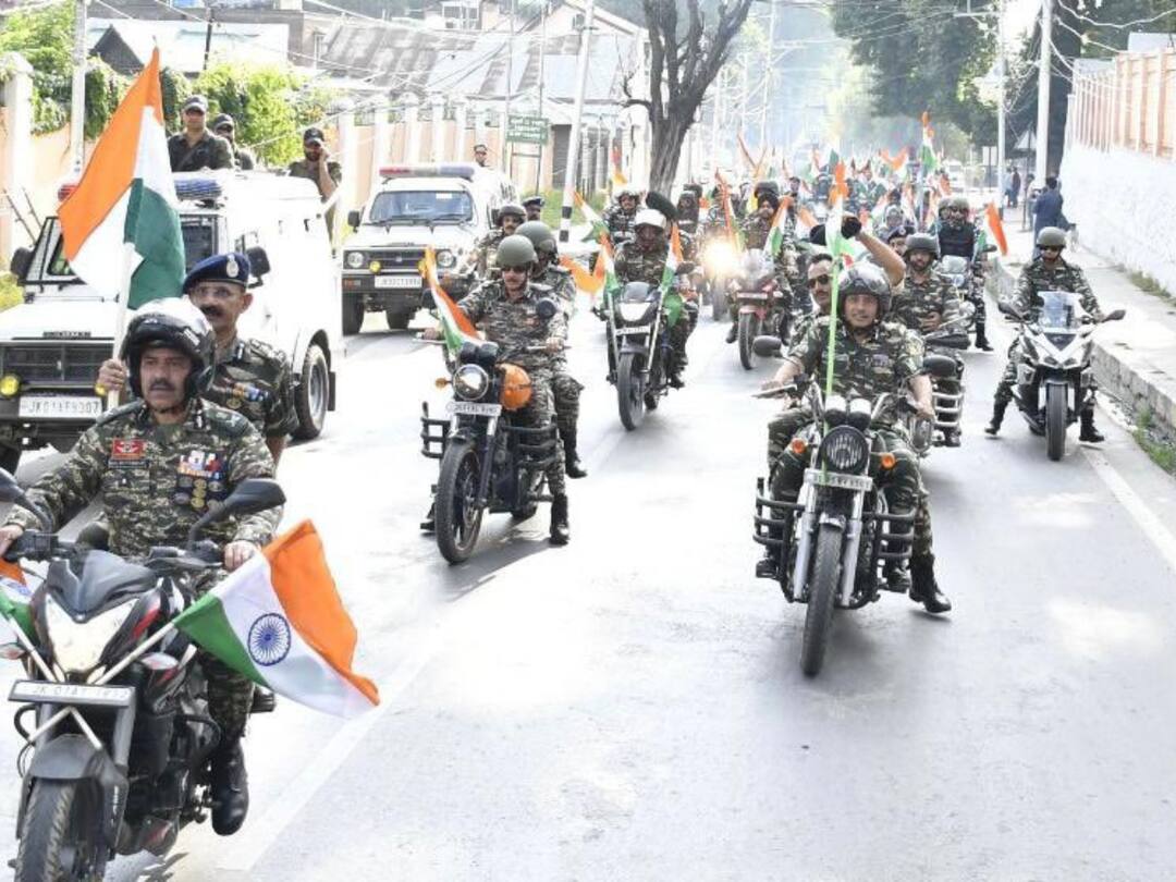 Independence Day 2023 CRPF Bike Rally Carrying Tricolour Flag In ...