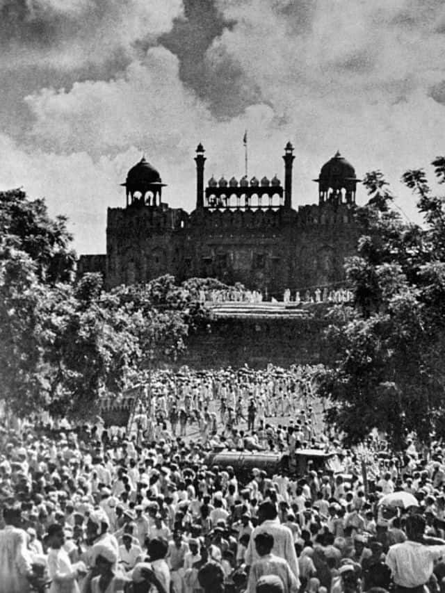 Capturing History: 10 Iconic Photos From August 15, 1947