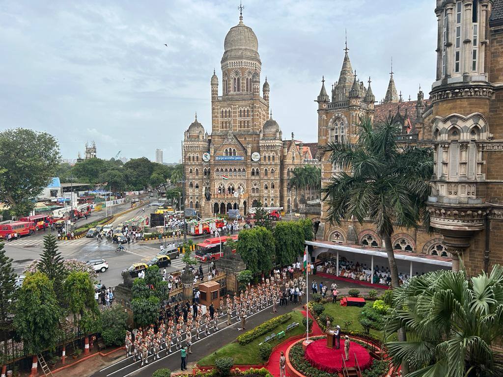 Cstm Railway Station And | मध्य रेल्वे मुख्यालय, छत्रपती शिवाजी महाराज टर्मिनस येथे स्वातंत्र्य ...