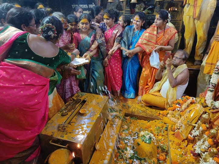 Nag Panchami celebrated at Jejuri gad by serving traditional plate of ...