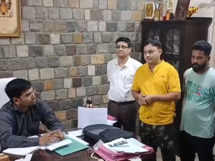 outsourced workers in Ramnagar Forest Division gheraoed DFO office for ...