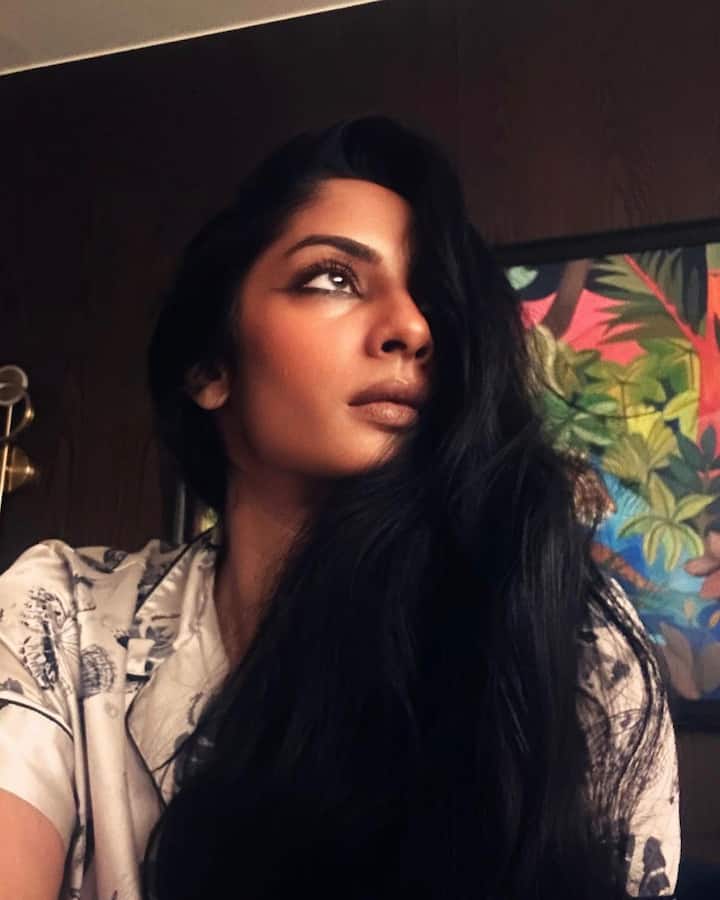 pawan kalyan OG heroine Shriya Reddy Photos ,goes viral | OG Sriya Reddy Photos: OG బ్యూటీ ...