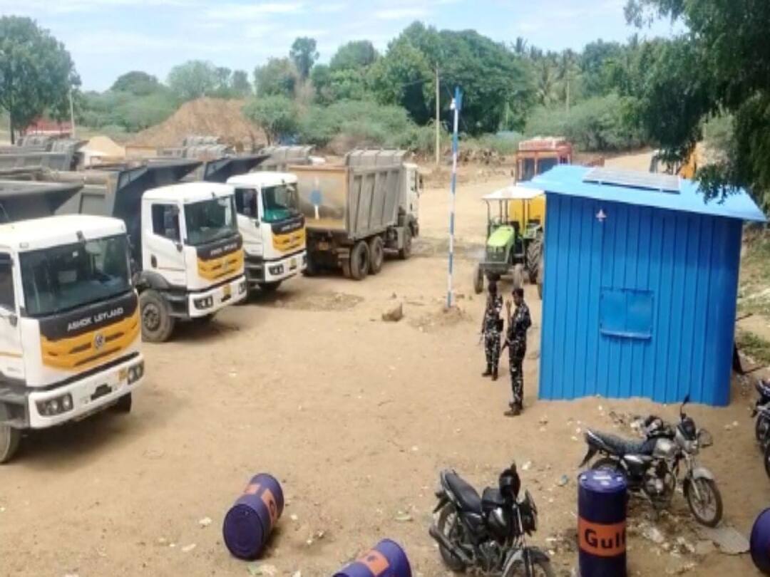 The enforcement department raided the place of a sand quarry ...