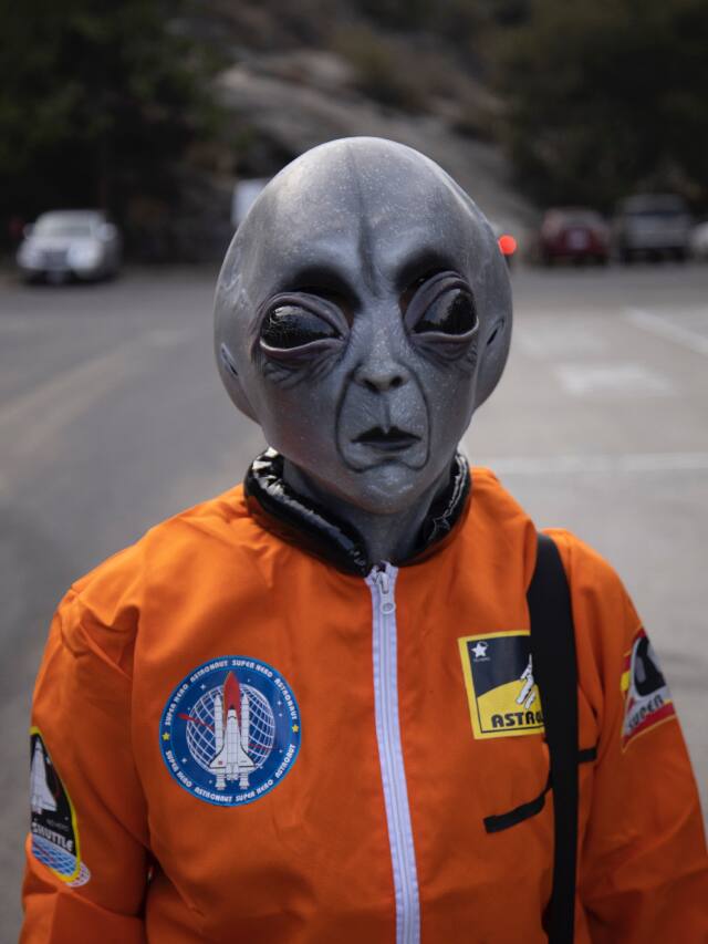 अगर एलियंस ने कभी हमसे संपर्क किया तो कैसे देंगे जवाब?