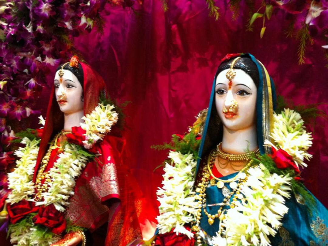 jyeshtha gauri avahana know auspicious time importance religion marathi ...