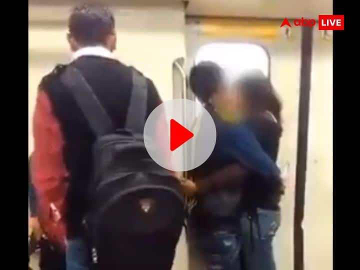 Delhi Metro Couple Kissing Video viral caught in camera social media reaction | Metro Couple ...
