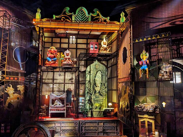 A Glimpse Of A Kolkata Puja Pandal That Depicts The Theme Of 'Narration'