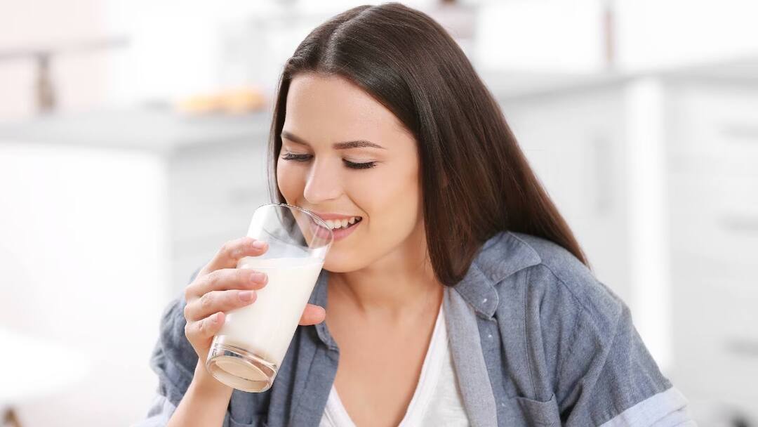 Drinking warm milk before sleeping at night has these seven great benefits for the body | Health ...