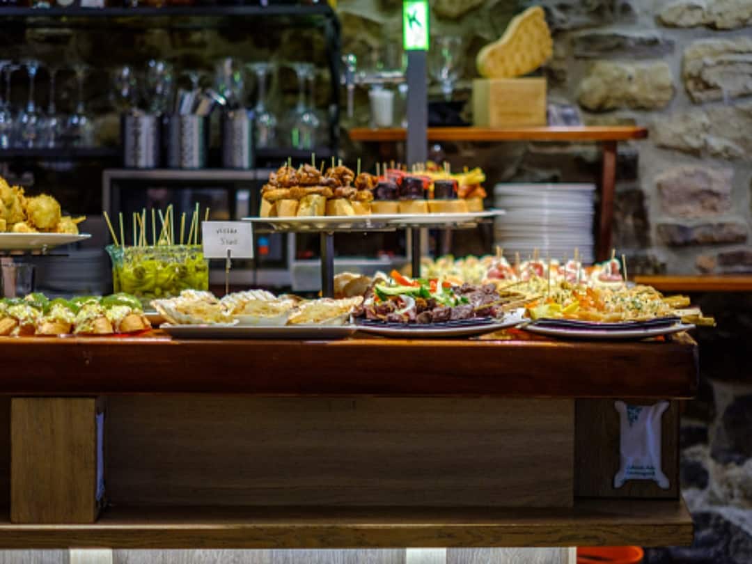 Man Fakes Heart Attack In 20 Restaurants In Spain To Avoid Paying Bills ...