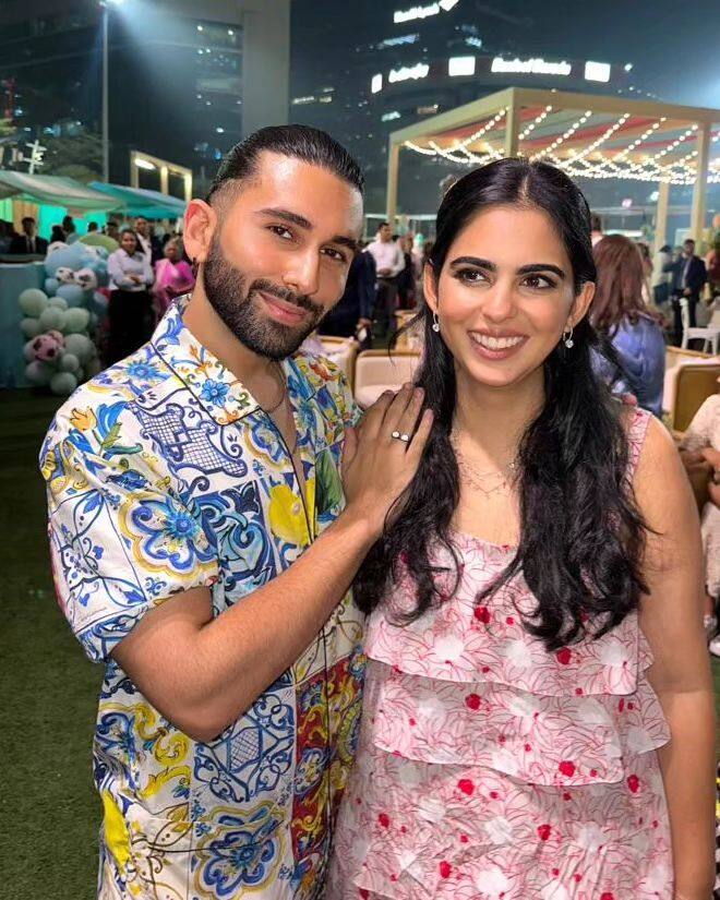 Orry Poses With Katrina Kaif, Radhika Merchant And Others At Isha ...