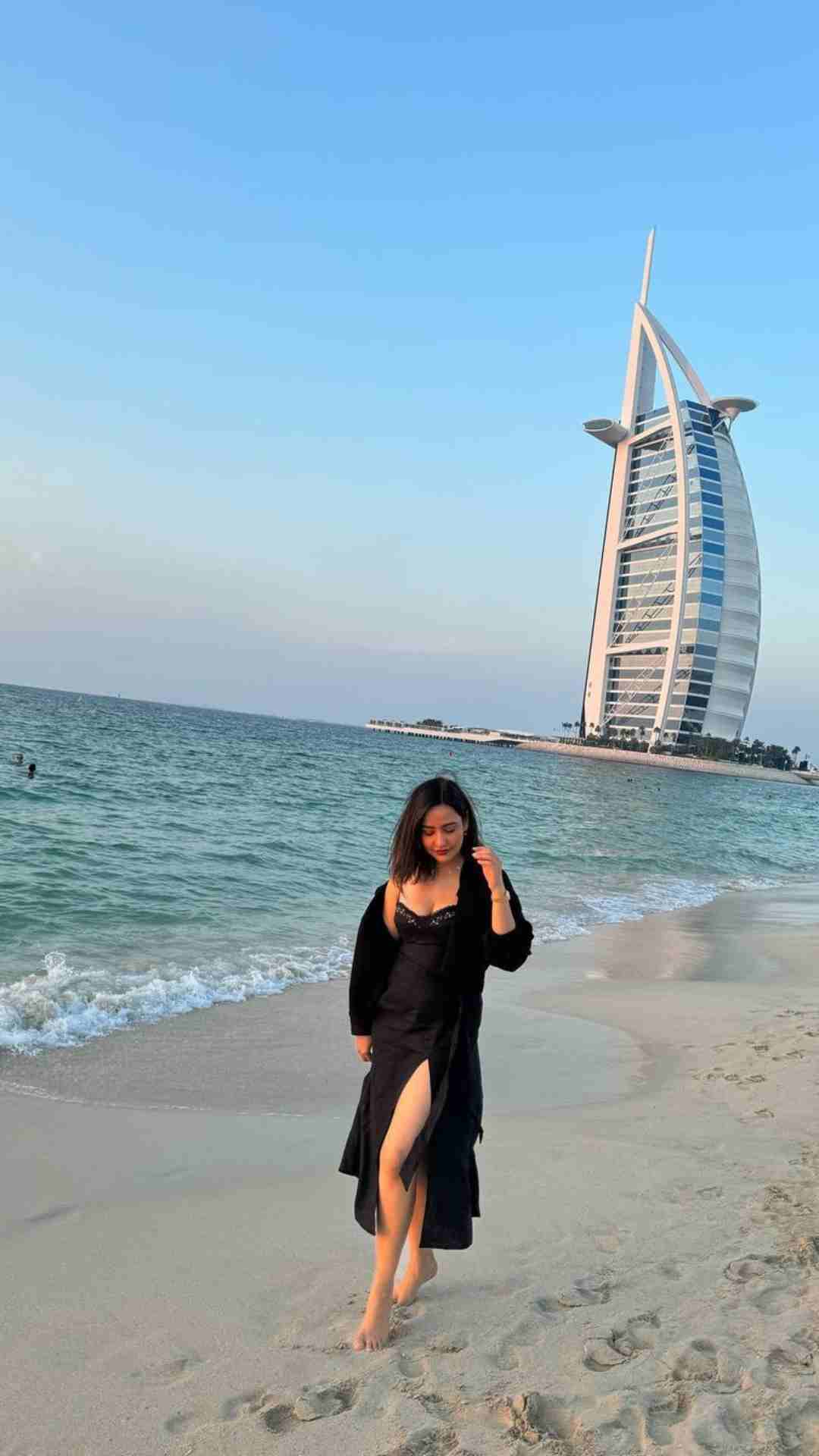 Neha Sharma Celebrates Birthday On A Beach; Check Out Pics