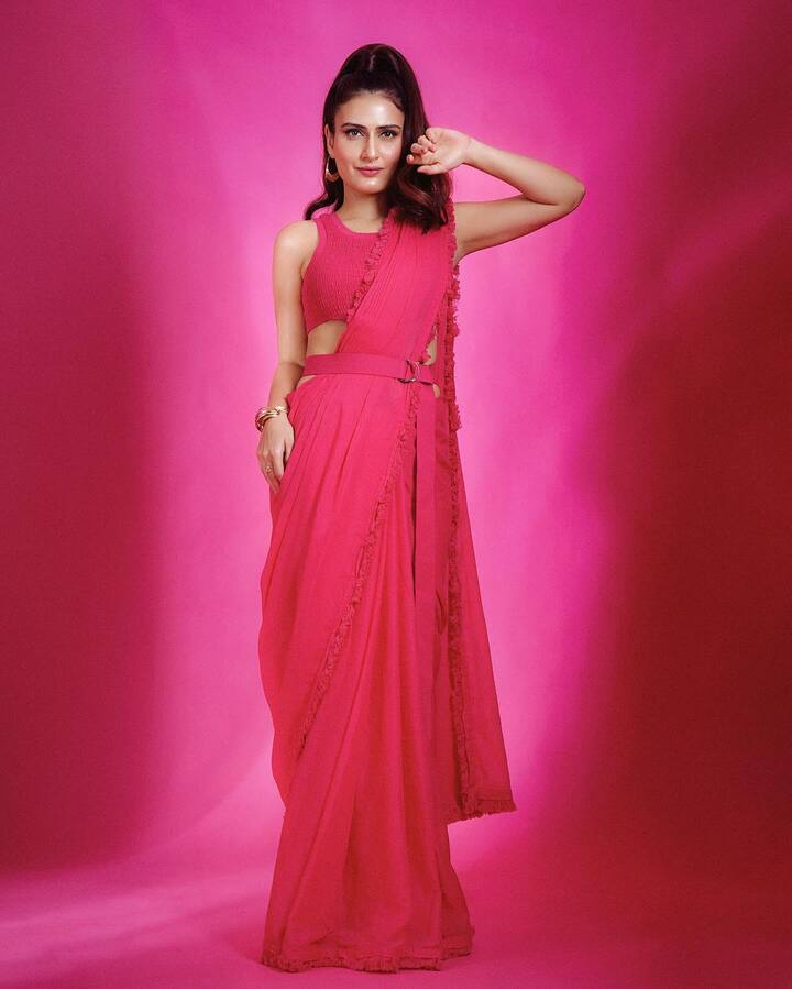 Fatima Sana Shaikh looks pretty in Pink Saree as Barbie Shyam Bahadur ...