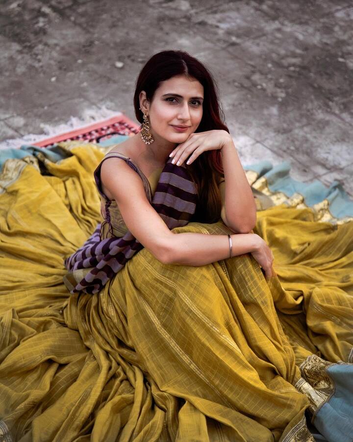 Fatima Sana Shaikh looks pretty in Pink Saree as Barbie Shyam Bahadur ...
