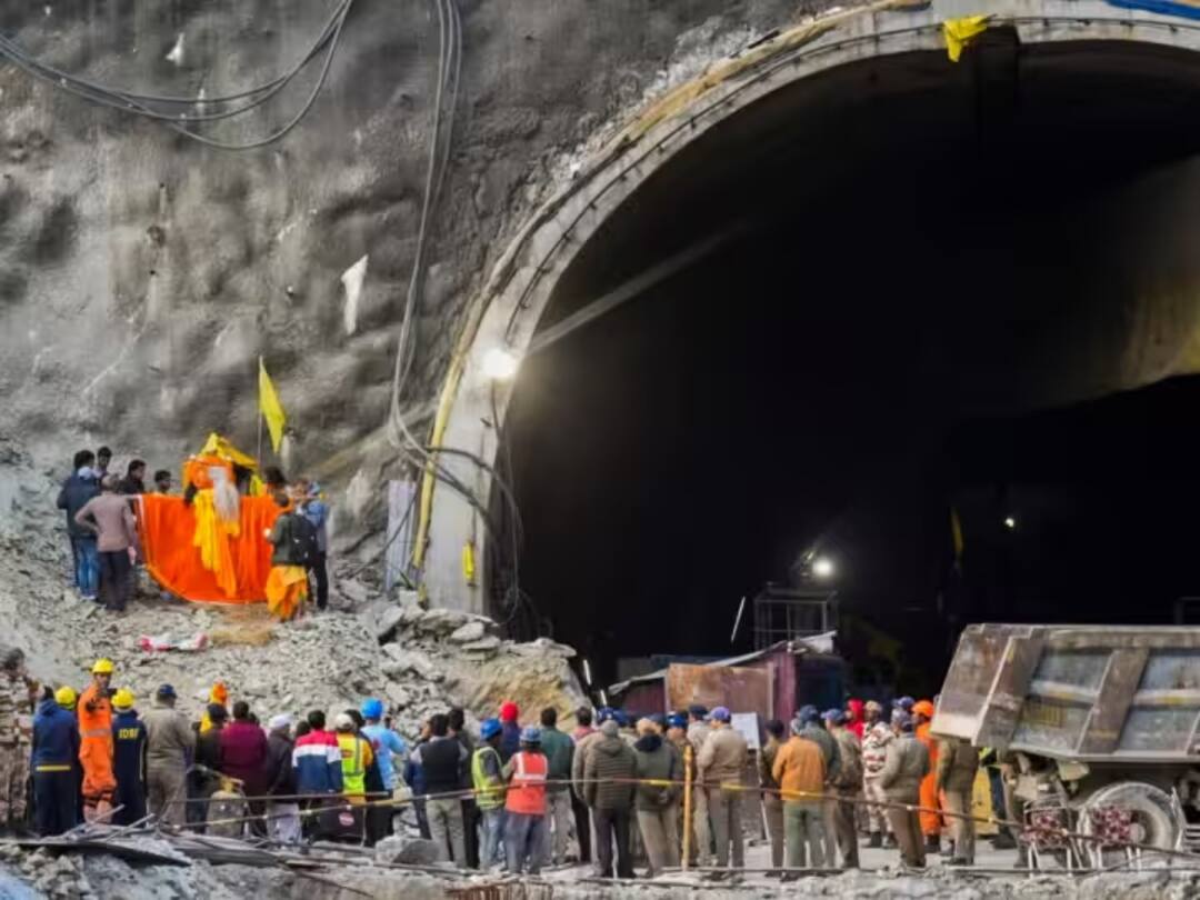 uttarkashi tunnel collapse vertical drilling started in silkyara tunnel 41 labors trapped ...