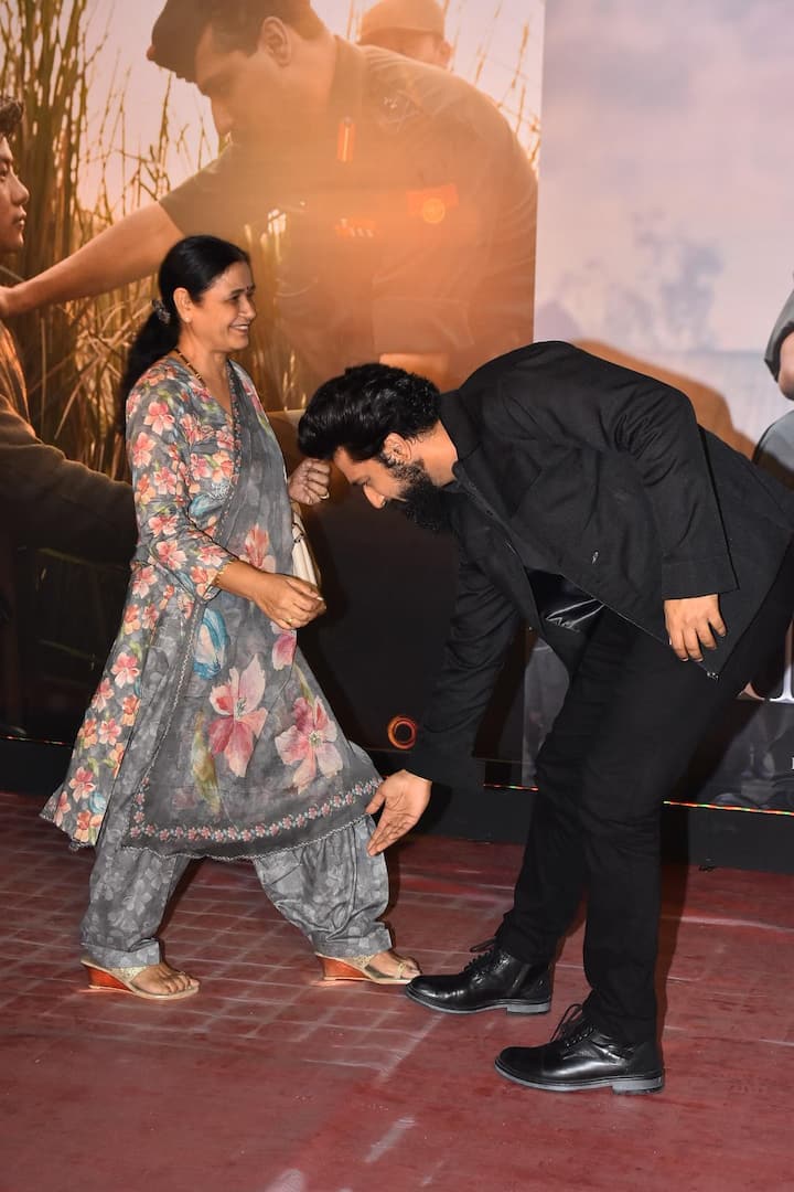 Sham Kaushal Praises Son Vicky Kaushal's Performance In Sam Bahadur ...