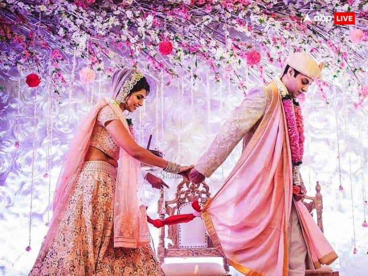 Hindu Marriage Shadi Ke Saat Phere Seven rounds Vachan religious ...