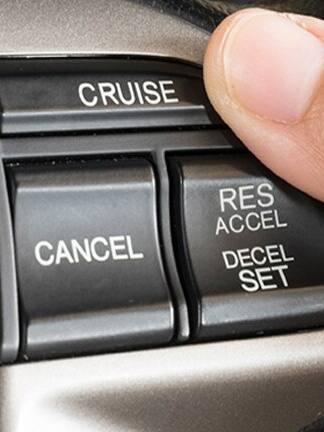 क्रूज कंट्रोल फीचर के साथ आती हैं ये कारें