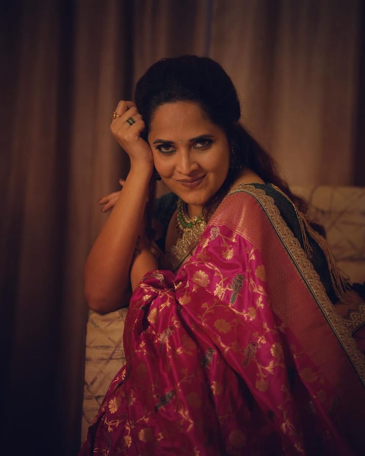 Anasuya wink moment goes viral latest saree photos amalapuram shop ...