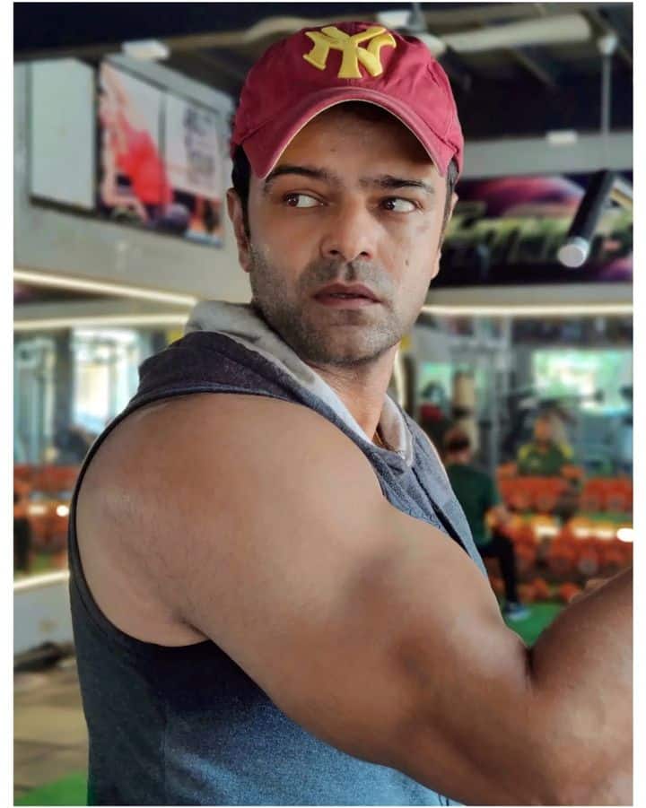 मराठमोळी अभिनेत्री सुरुची अडारकर (Suruchi Adarkar) आणि पियुष रानडे ...