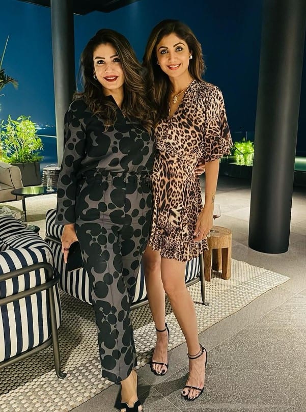 raveena tandon sonali bendre shilpa shetty party hard at gayatri joshi new house see pics | Pics ...