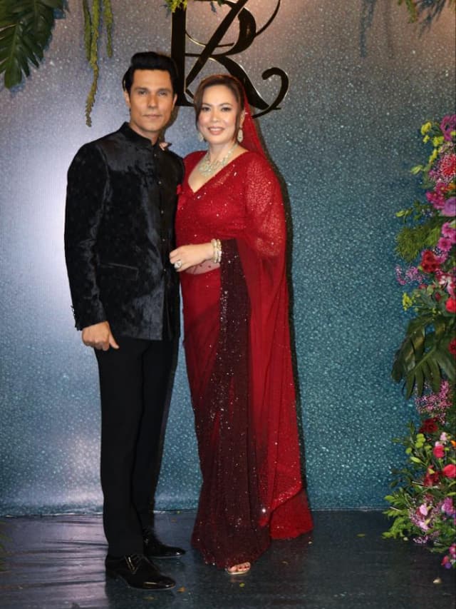 Randeep Hooda, Lin Laishram Make A Dashing Couple At Wedding Reception