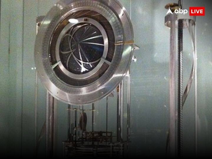 Jeff Bezos is building Millennium Clock 500 feet long in hills at the ...