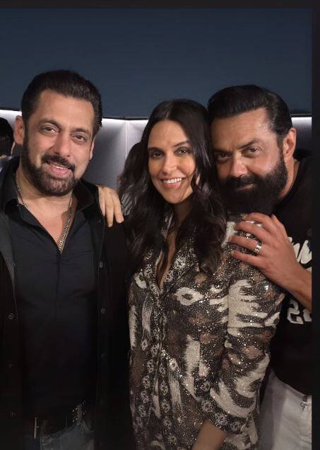 Inside Salman Khan's Birthday Bash: Actor Cuts Cake With Niece Ayat ...