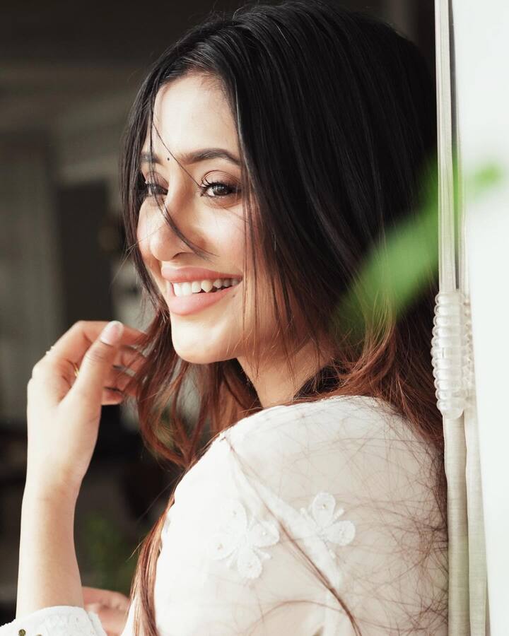 Shivangi Joshi Shares Adorable PICS In A White Chikankari Suit