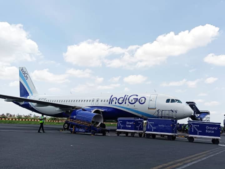 Indigo Flight Emergency Landing At Patna Airport While Going to Delhi ...