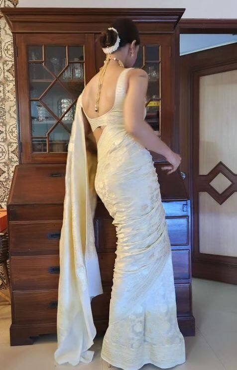 Pavitra Punia Looks Elegant In Ivory-Coloured Saree; See Pics