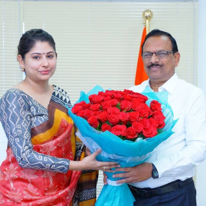 meet Smita Sabharwal youngest female IAS officer of India | IAS Success ...